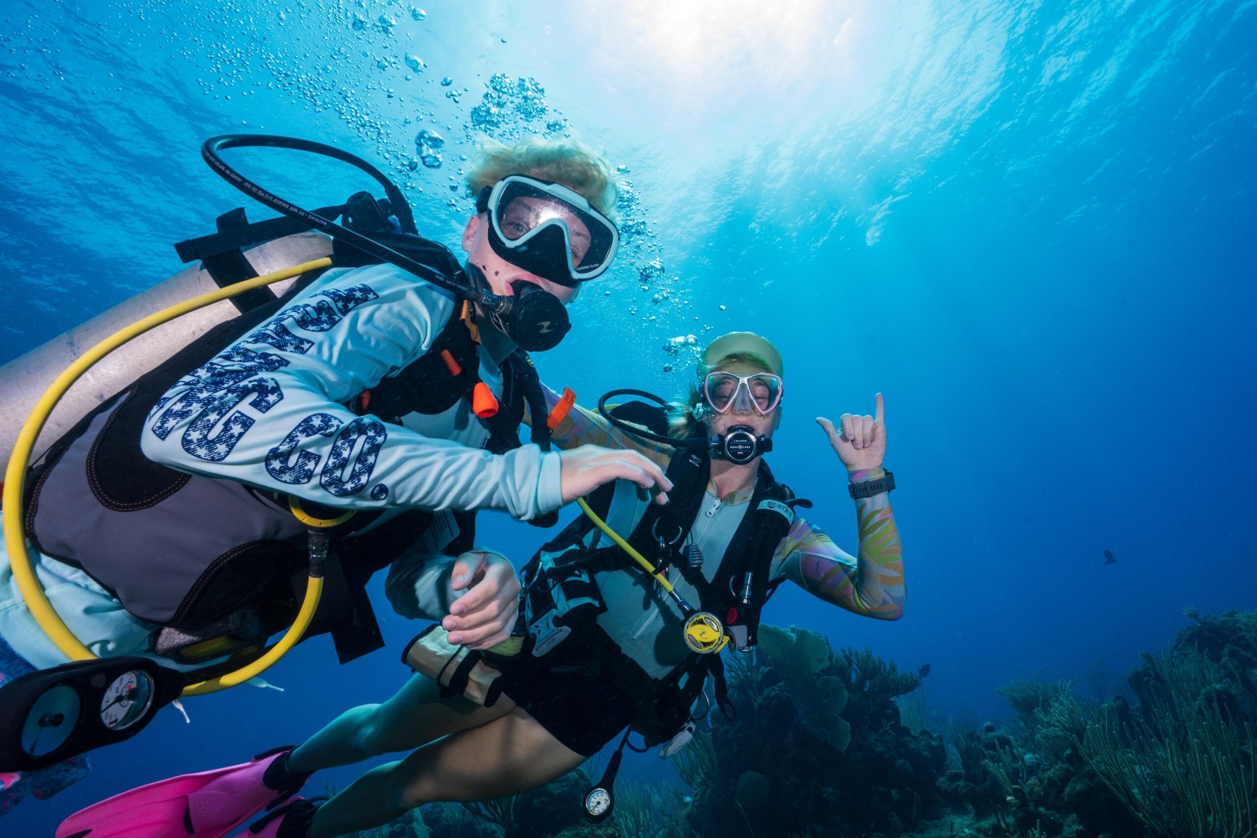 Best Scuba Diving Camps 2026 for Teenagers - Sail Caribbean